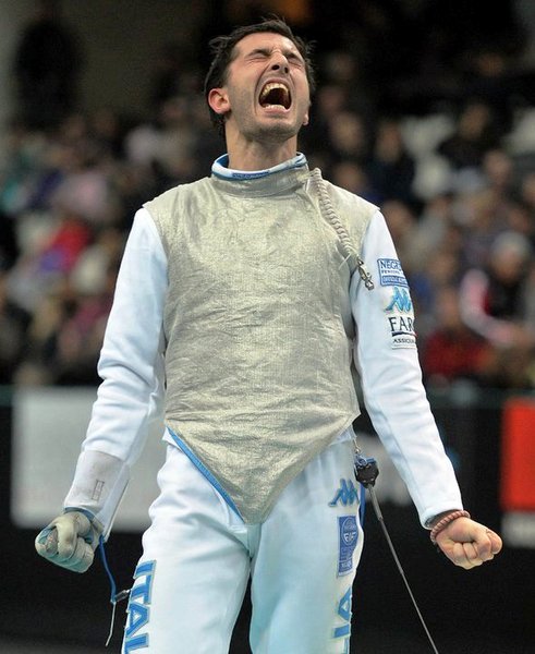 MEDAGLIA D’ORO ALLO SCHERMIDORE MODICANO GIORGIO AVOLA - Ragusa Oggi