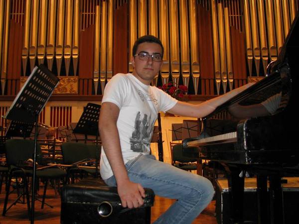 RECITAL PIANISTICO DI ALBERTO FERRO - Ragusa Oggi