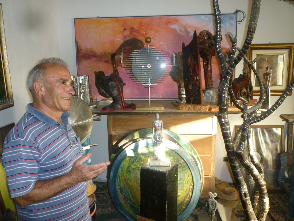 Lo scultore cosmico Pietro Maltese e la sua arte in atelier - Ragusa Oggi