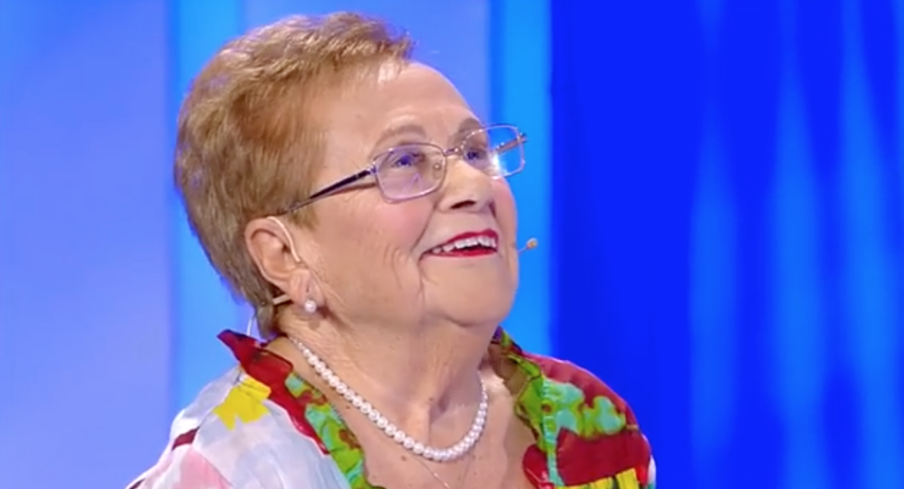 C'è posta per te torna a Vittoria con la signora Maria, 90 anni, in ...