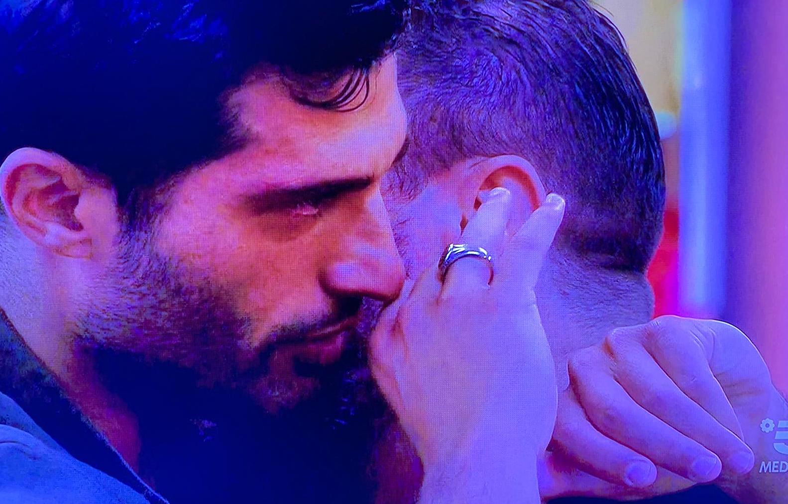 Grande Fratello Michael Terlizzi difeso da suo papà l'ex pugile ...