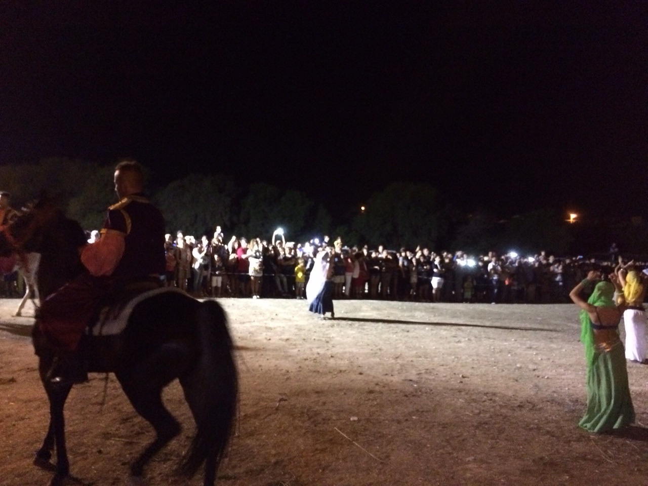 La notte saracena a Punta Braccetto: cavalli, cavalieri e cous cous - Ragusa Oggi