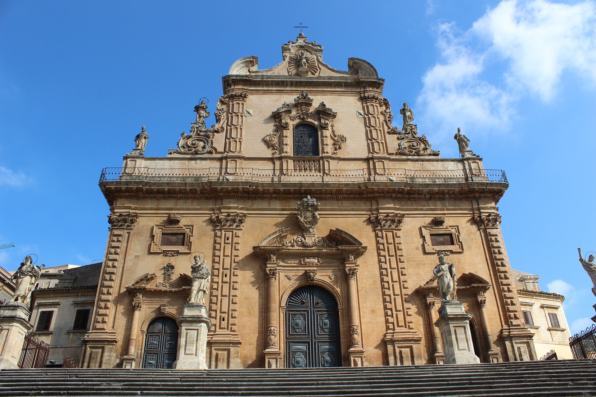 Da oggi ingresso a pagamento per alcune importanti chiese di Modica ...