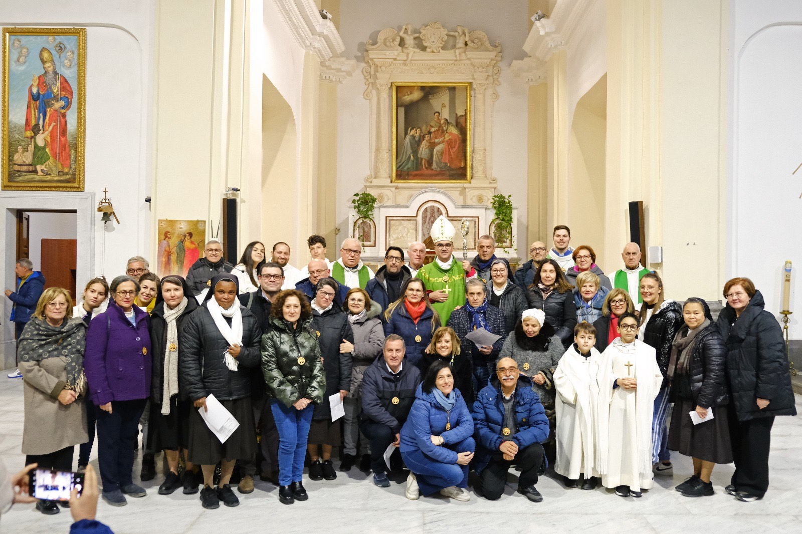 Suore carmelitane missionarie e laici insieme tra le serre di Marina di ...