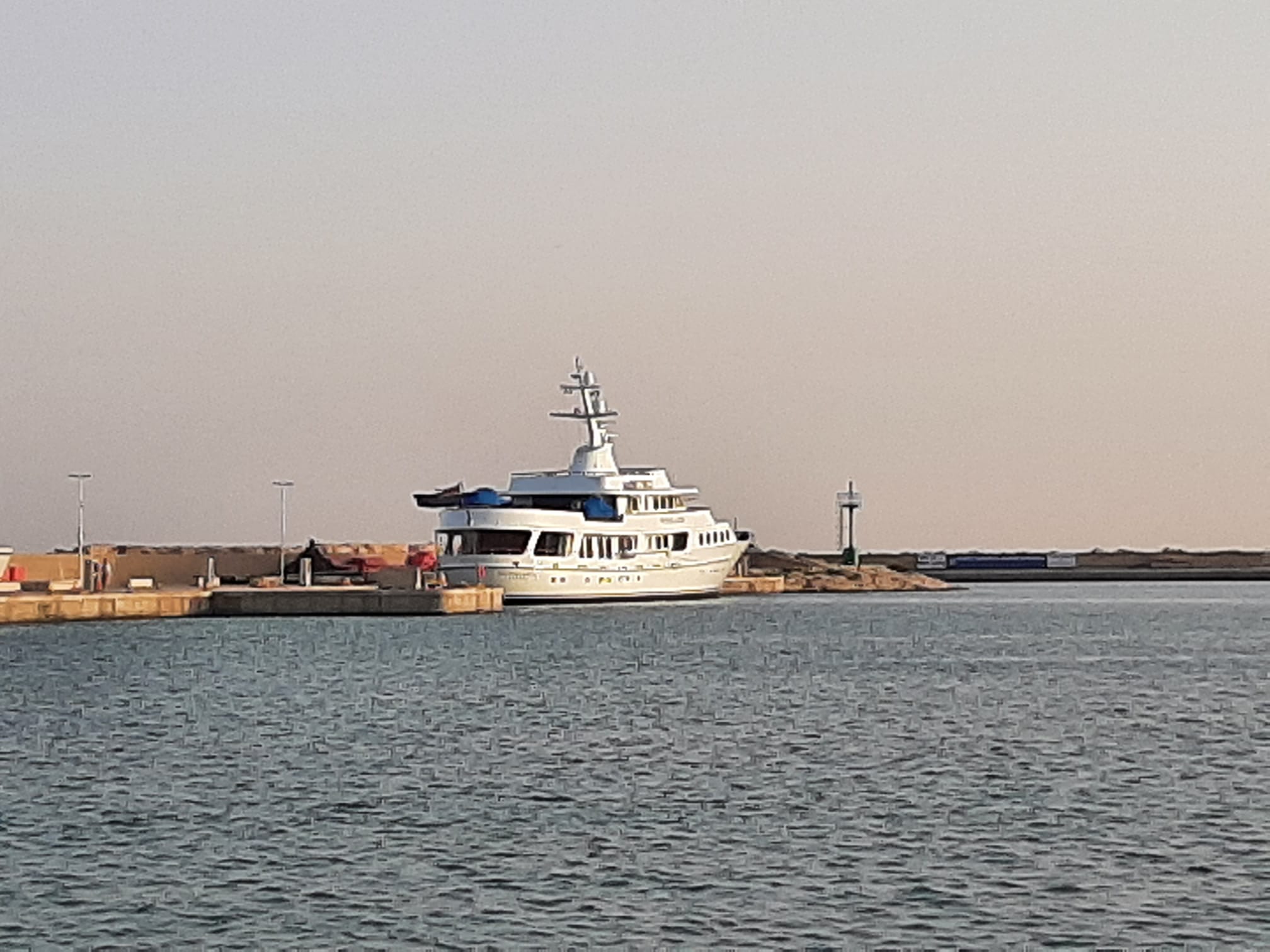 Un miliardario al porto di Marina di Ragusa. Super yacht Michaela Rose - Ragusa Oggi