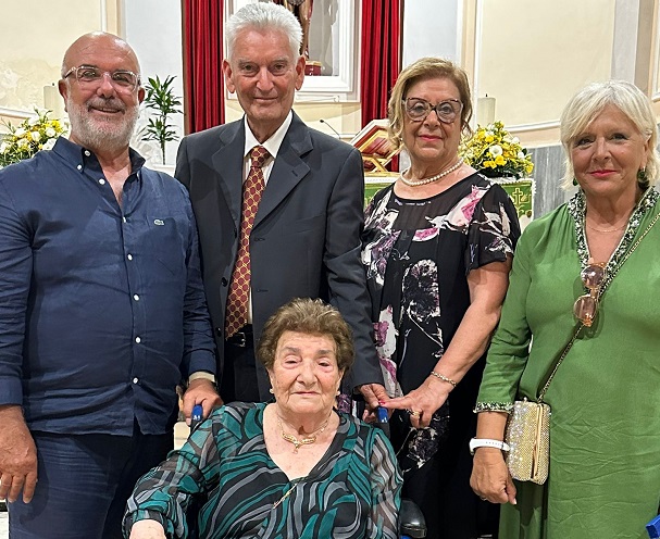 A Santa Croce la signora Francesca Scillieri compie 100 anni: tanti ...