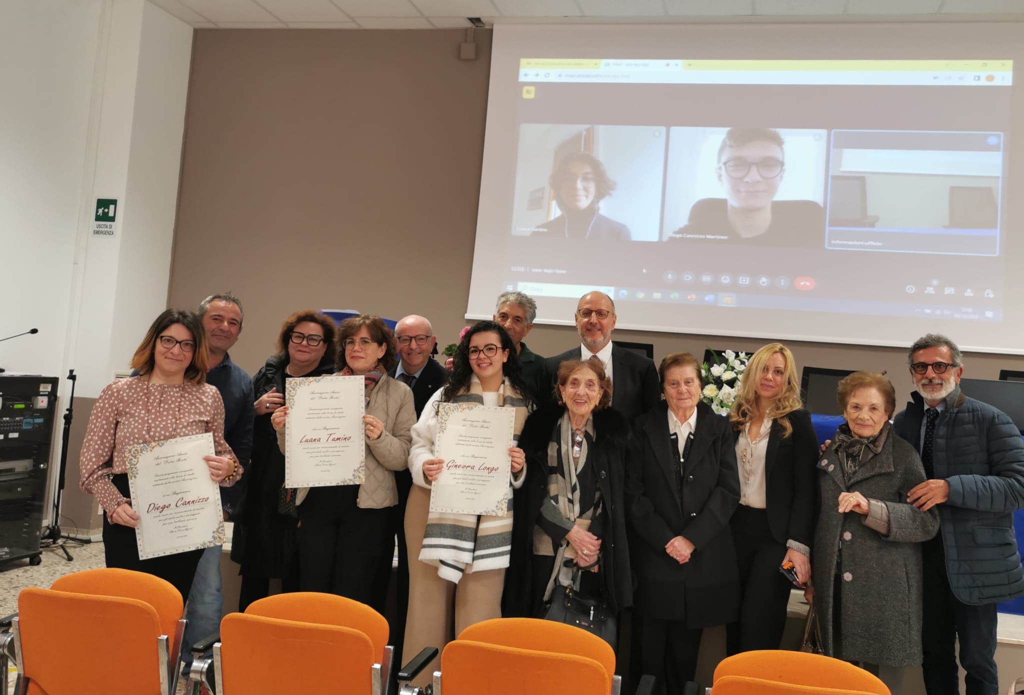 L'associazione "Amici del Fabio Besta" consegna le borse di studio agli ...