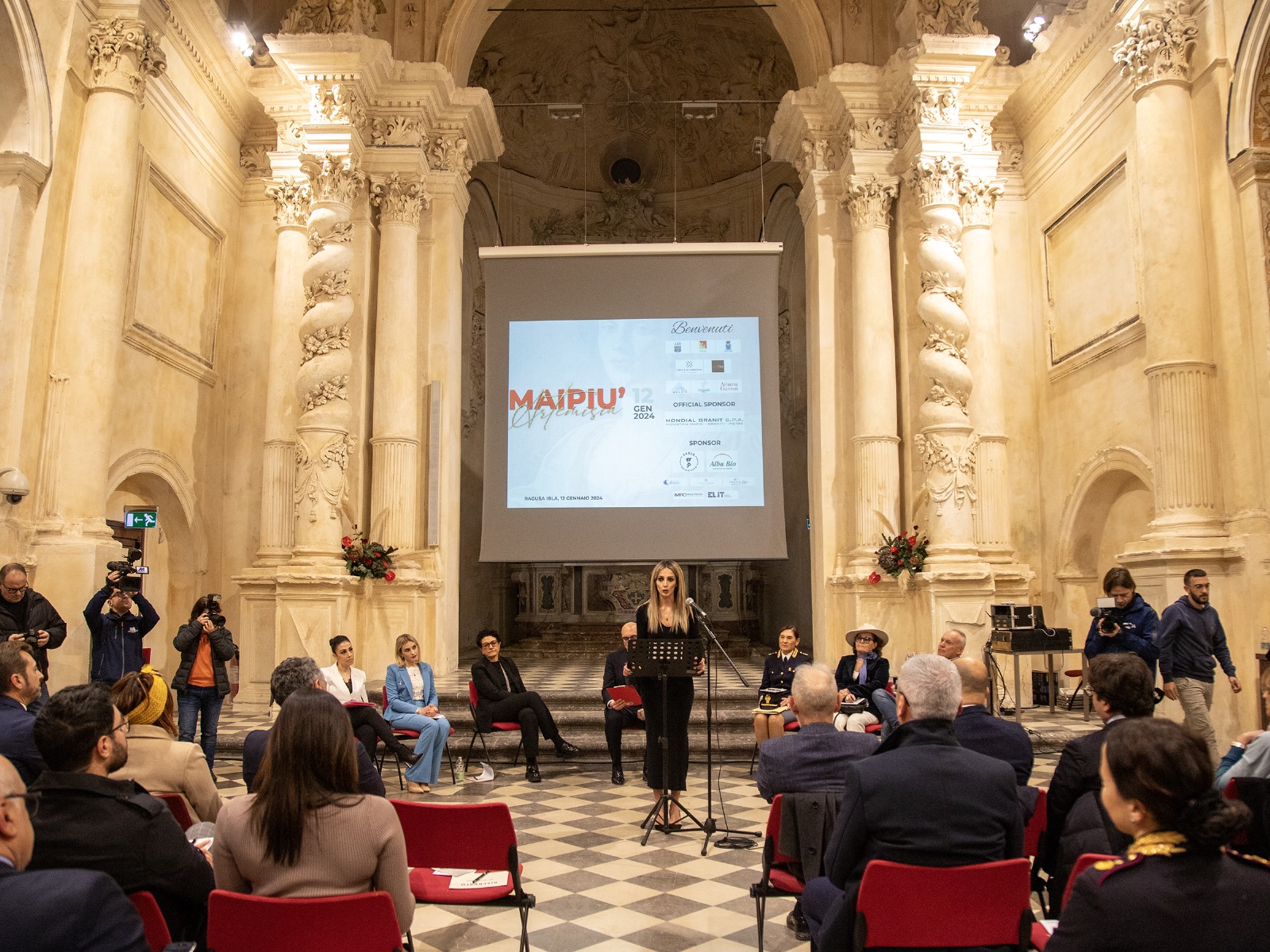 Donne che rompono il silenzio contro la violenza di genere. Ecco la ...