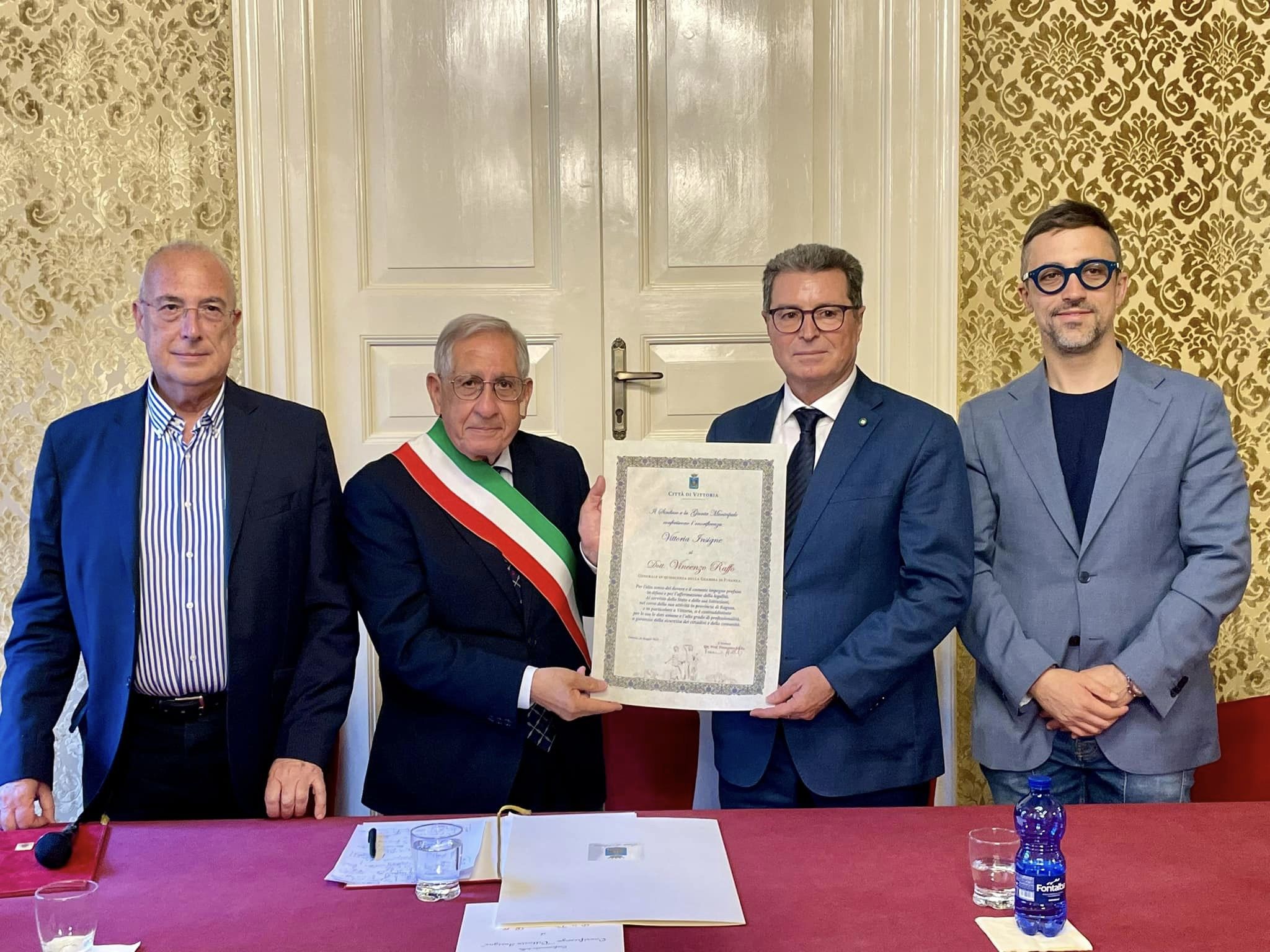 Premio Vittoria Insigne al generale Vincenzo Raffo - Ragusa Oggi