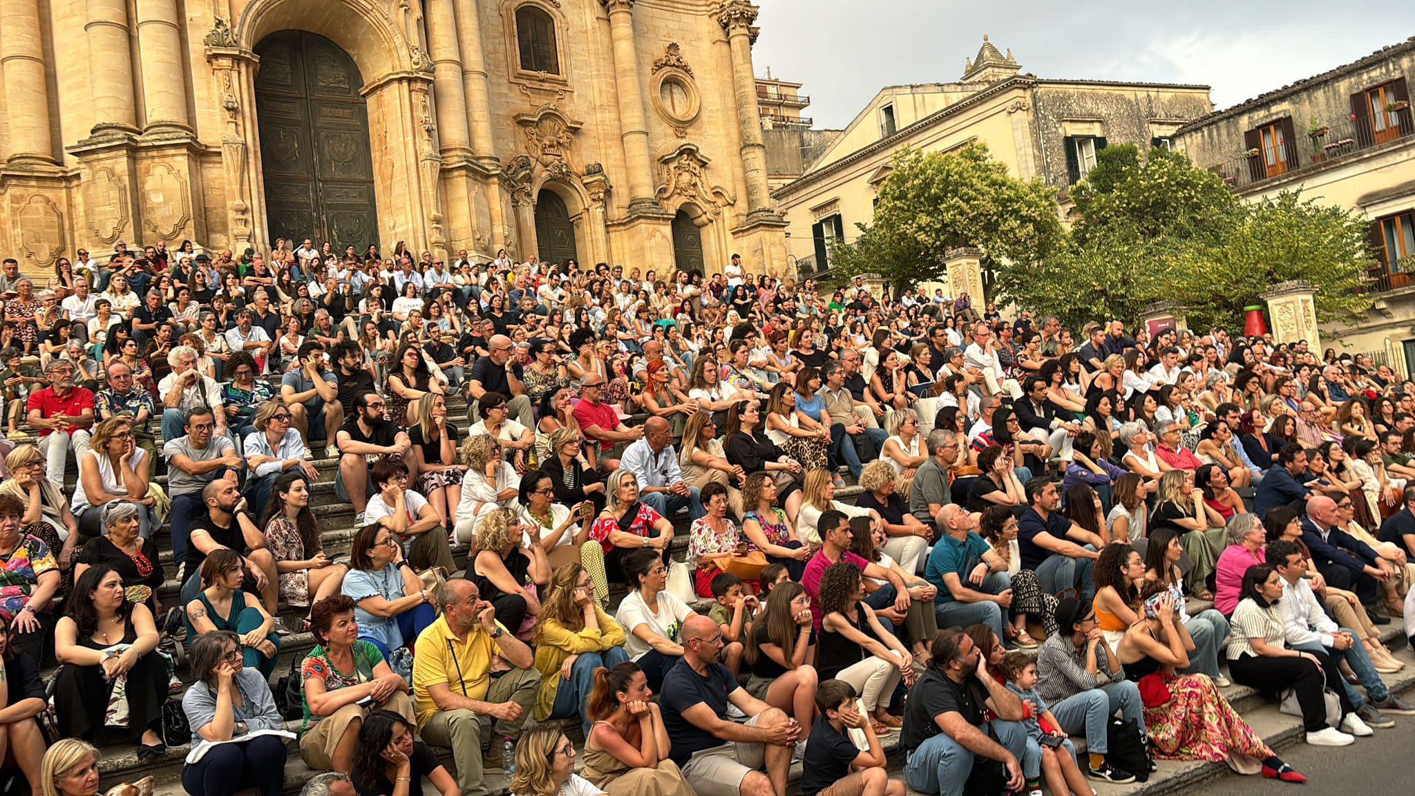 Scenari: a Modica la serata inaugurale con Alessandro Baricco. Venerdì 28 giugno arriva Paolo ...