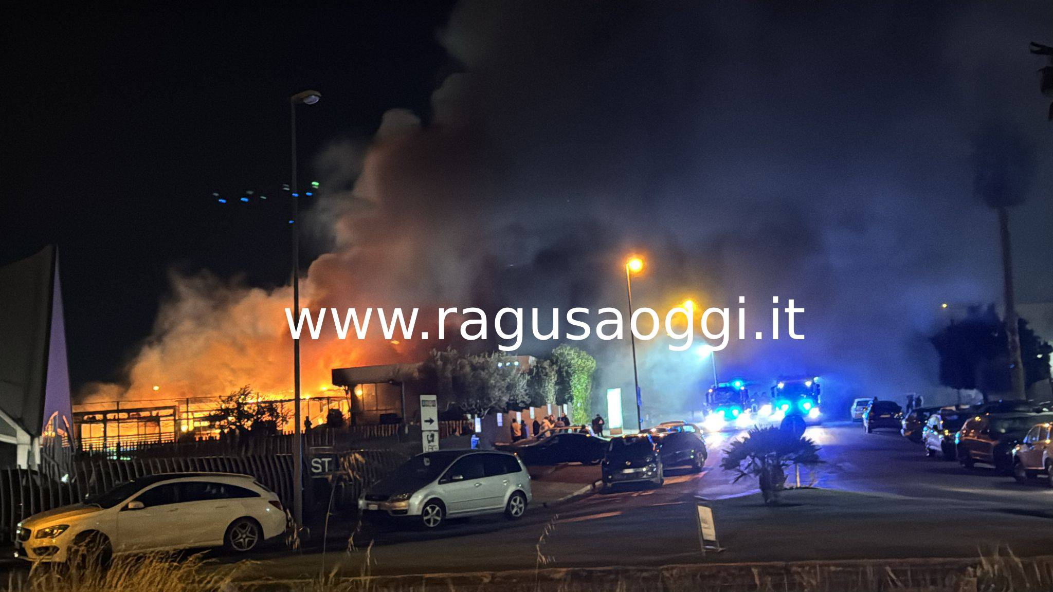 Fortemente danneggiato il "Bon" a seguito di un grande incendio ...