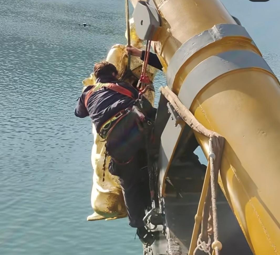 Polena di Nave Vespucci torna a brillare - Ragusa Oggi
