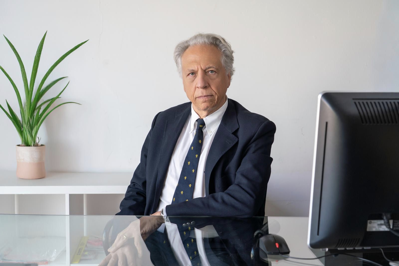 Barcone con 150 migranti al largo di Pozzallo: corsa contro il tempo ...