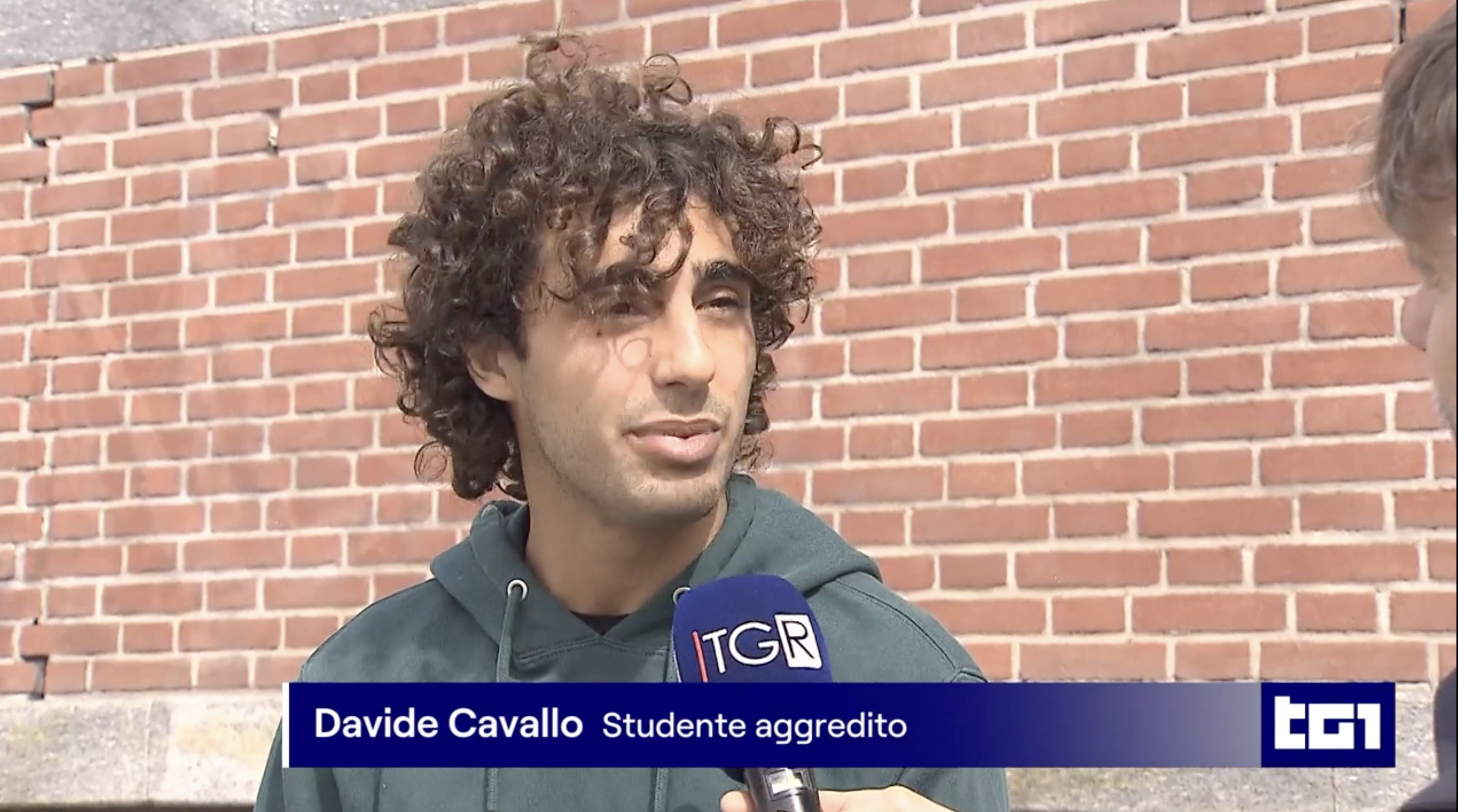 “Voglio credere che siano pentiti”: Davide Simone Cavallo al Tg1 ...
