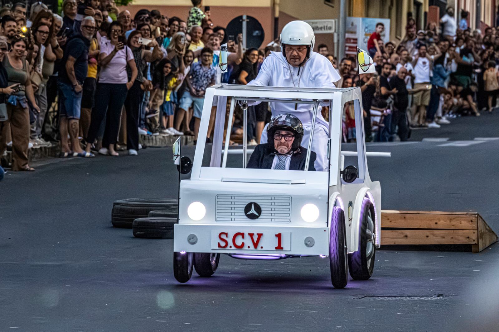 Wacky Races Sacro Cuore 2026: vince la Papamobile - Ragusa Oggi